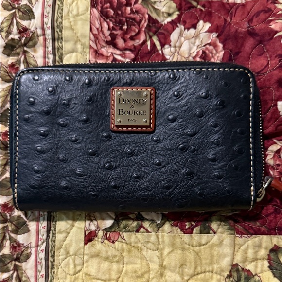 Dooney & Bourke | Bags | Dooney Bourke Black Ostrich Leather Textured ...